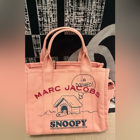 Marc Jacobs | Bags | Marc Jacobs Light Pink Snoopy Tote With Crossbody ...